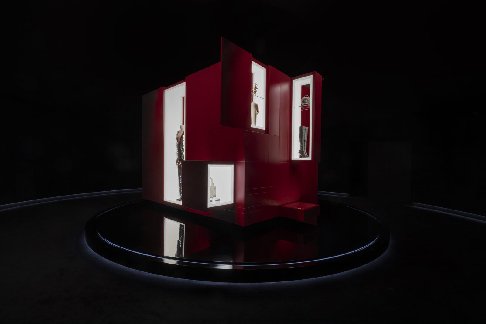 Gucci Cosmos Cabinet of Wonders | Stage One